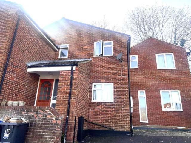 3 Bedroom End Of Terrace House