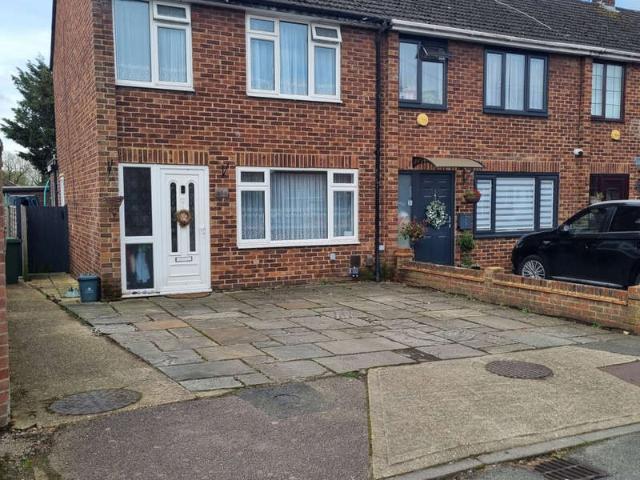 3 Bedroom End Of Terrace House