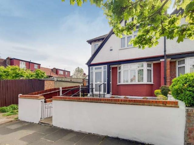 3 Bedroom End Of Terrace House