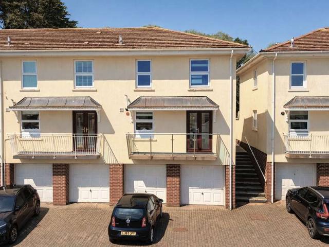 3 Bedroom End Of Terrace House