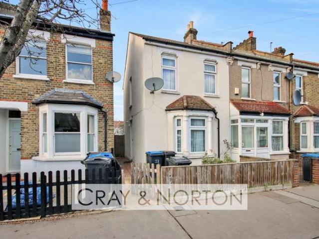 3 Bedroom End Of Terrace House
