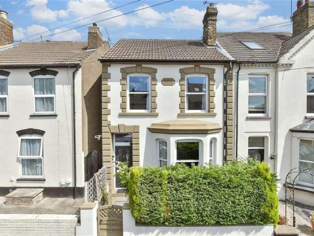 3 Bedroom End Of Terrace House