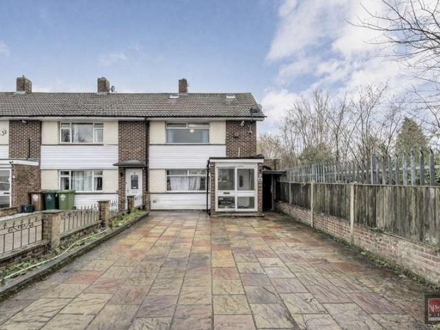 3 Bedroom End Of Terrace House