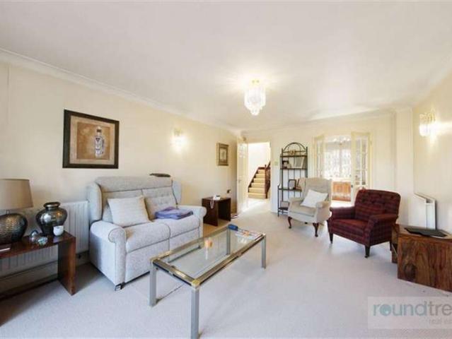 3 Bedroom End Of Terrace House