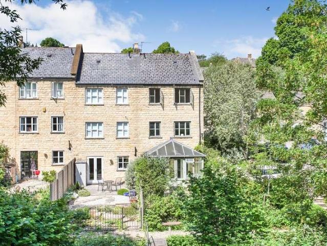 3 Bedroom End Of Terrace House