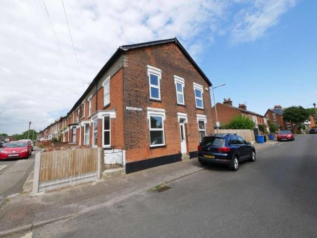 3 Bedroom End Of Terrace House