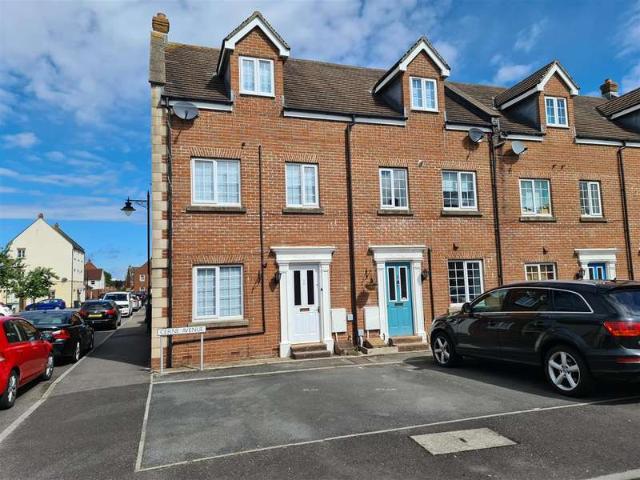 3 Bedroom End Of Terrace House