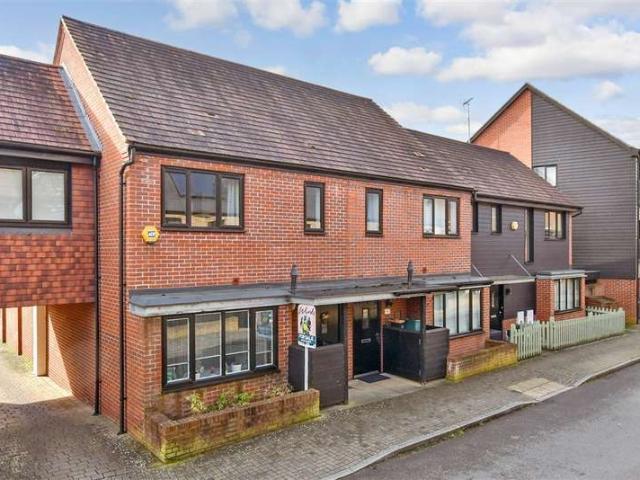 3 Bedroom End Of Terrace House