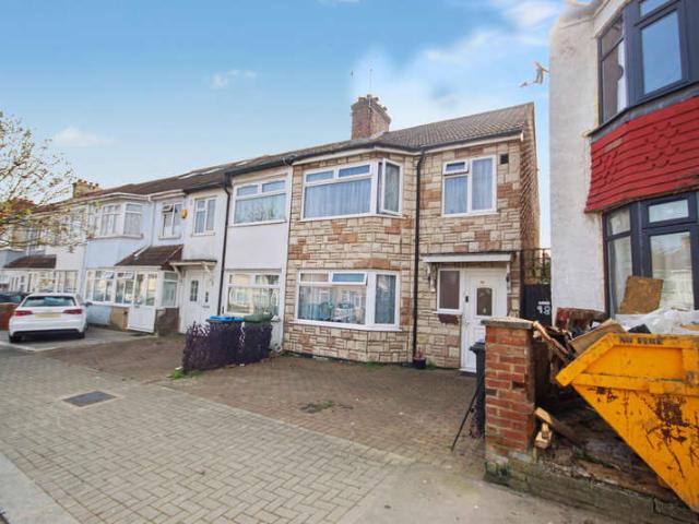 3 Bedroom End Of Terrace House