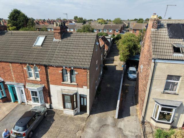 3 Bedroom End Of Terrace House