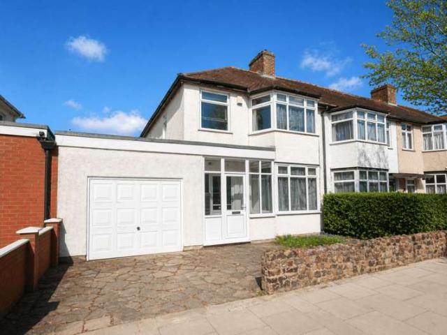 3 Bedroom End Of Terrace House