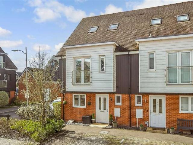 3 Bedroom End Of Terrace House