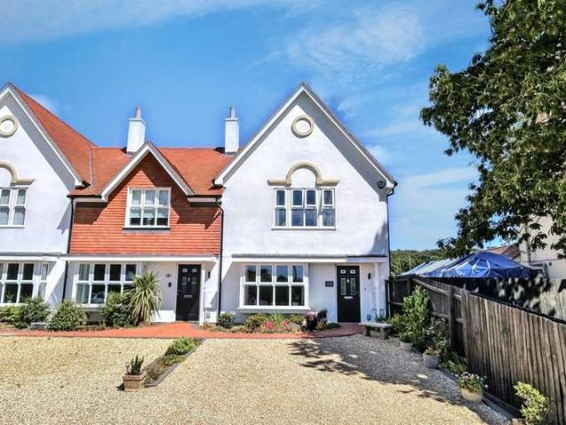 3 Bedroom End Of Terrace House