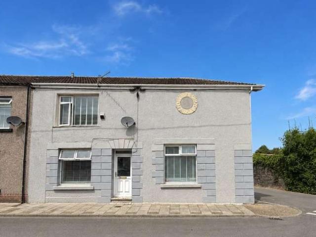 3 Bedroom End Of Terrace House