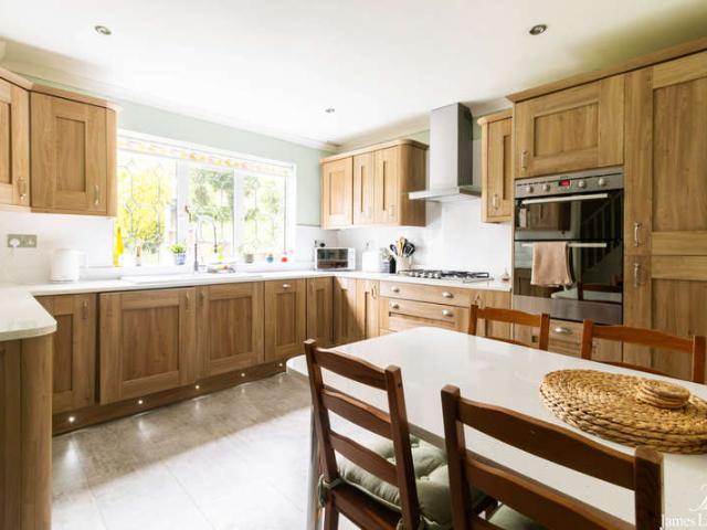 3 Bedroom End Of Terrace House