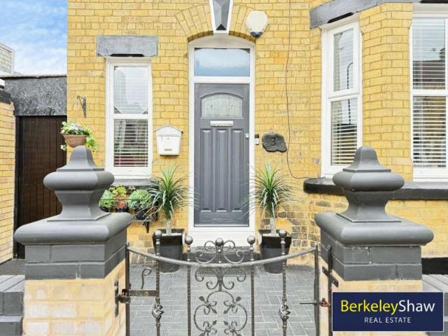 3 Bedroom End Of Terrace House
