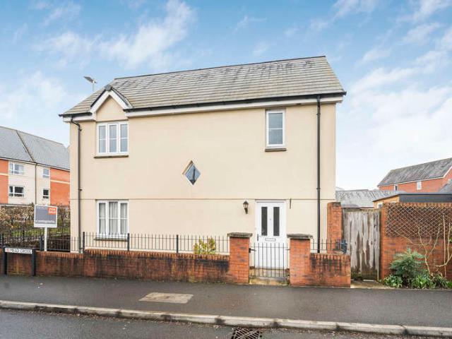 3 Bedroom End Of Terrace House
