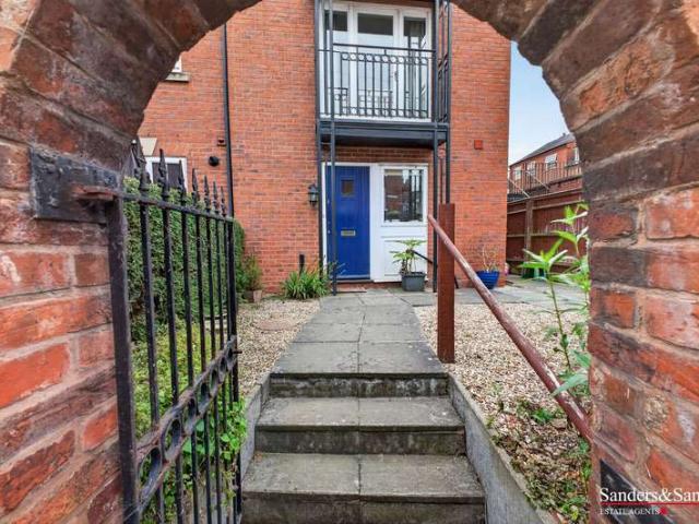 3 Bedroom End Of Terrace House