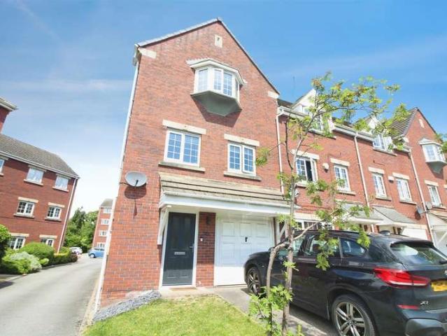 3 Bedroom End Of Terrace House