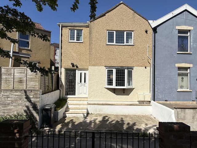3 Bedroom End Of Terrace House