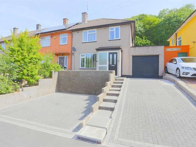 3 Bedroom End Of Terrace House