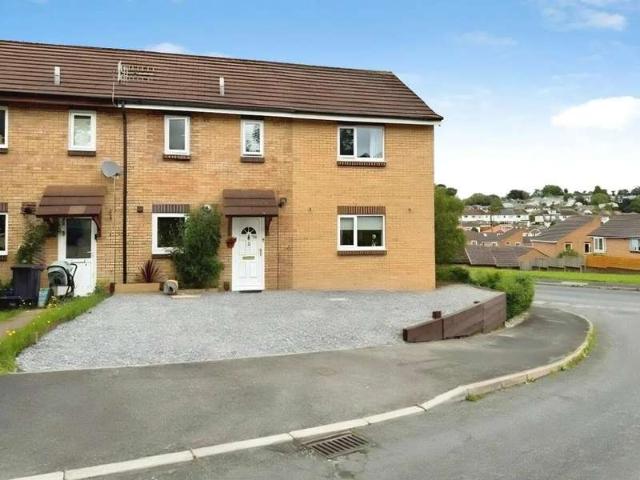 3 Bedroom End Of Terrace House