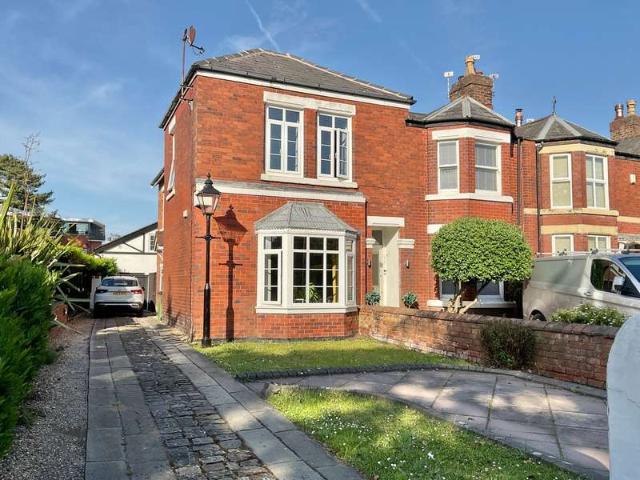 3 Bedroom End Of Terrace House