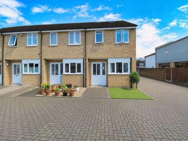 3 Bedroom End Of Terrace House