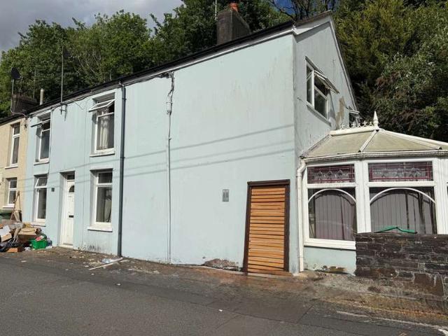3 Bedroom End Of Terrace House