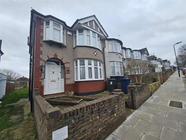 3 Bedroom End Of Terrace House