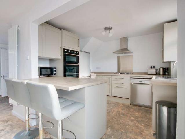3 Bedroom End Of Terrace House