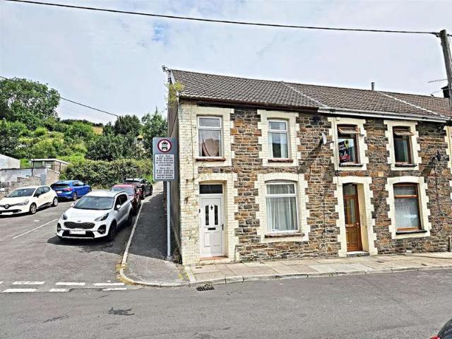 3 Bedroom End Of Terrace House