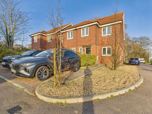 3 Bedroom End Of Terrace House