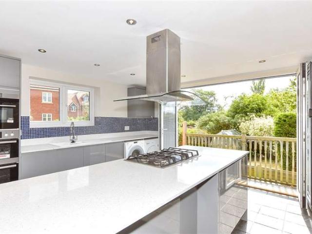 3 Bedroom End Of Terrace House