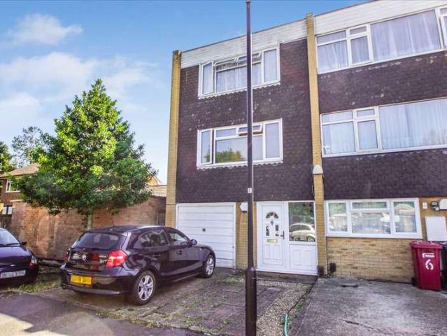 3 Bedroom End Of Terrace House