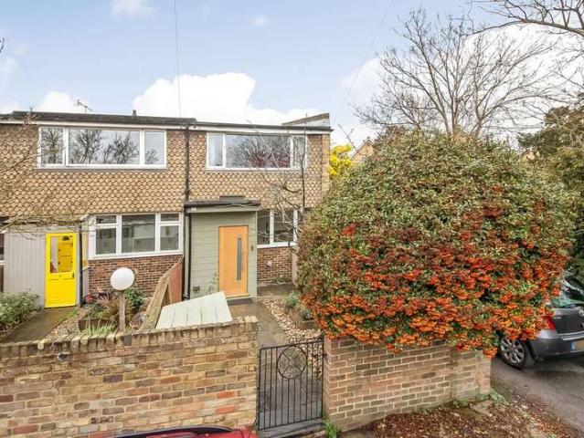 3 Bedroom End Of Terrace House