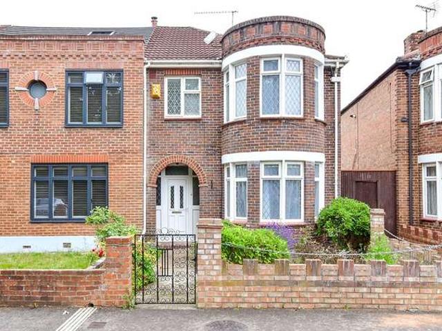 3 Bedroom End Of Terrace House