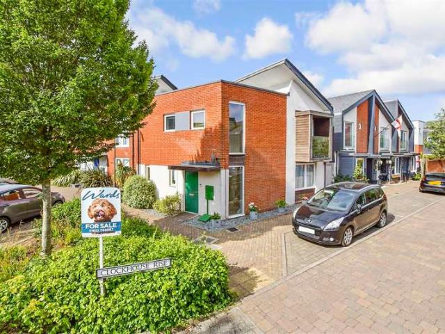 3 Bedroom End Of Terrace House
