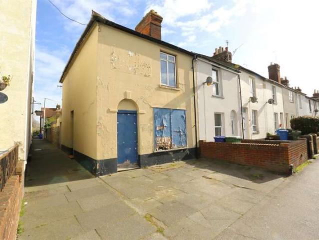 3 Bedroom End Of Terrace House