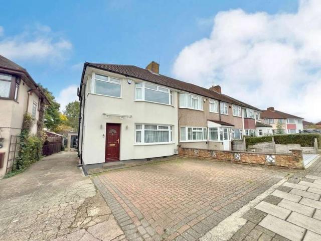 3 Bedroom End Of Terrace House