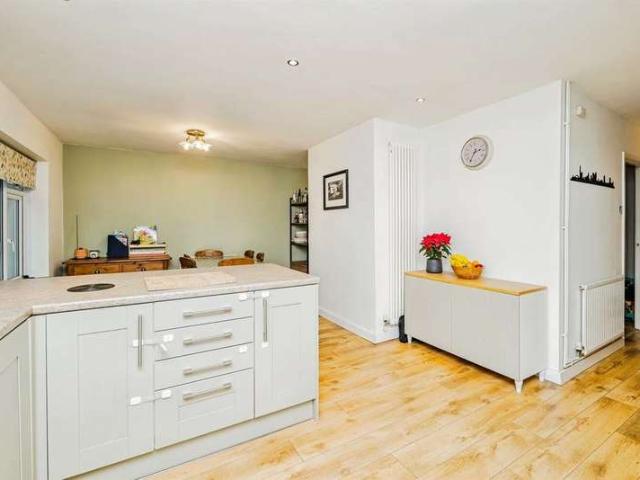3 Bedroom End Of Terrace House