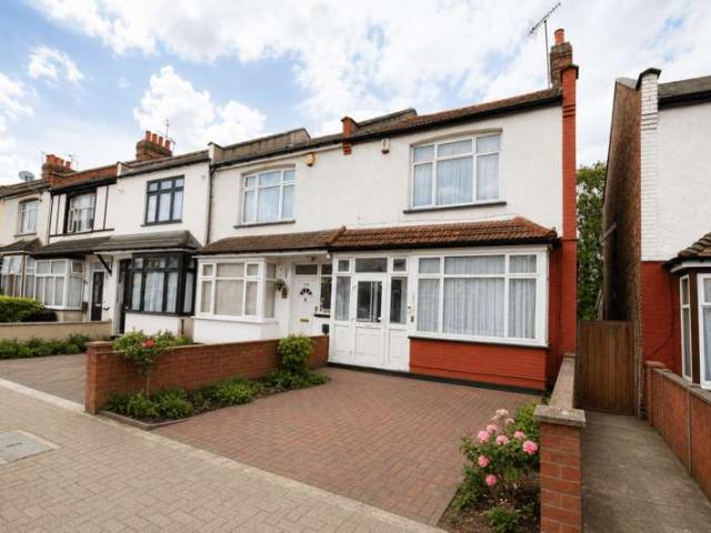 3 Bedroom End Of Terrace House