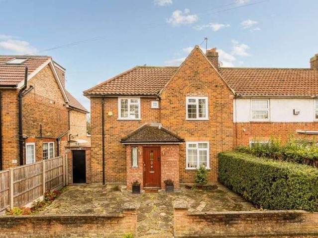 3 Bedroom End Of Terrace House