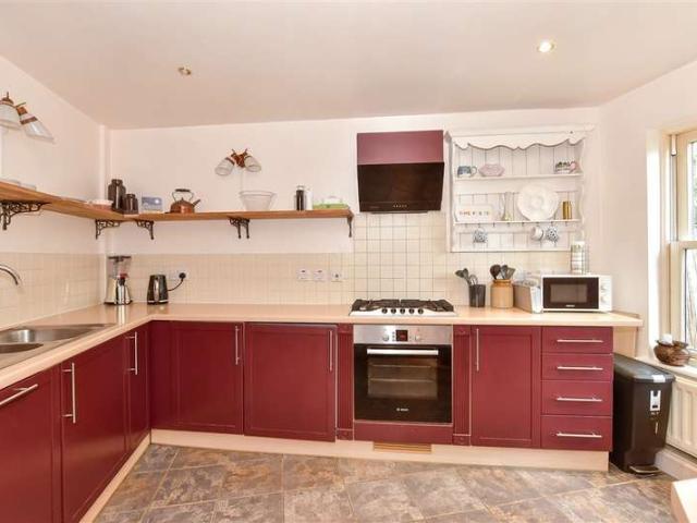 3 Bedroom End Of Terrace House