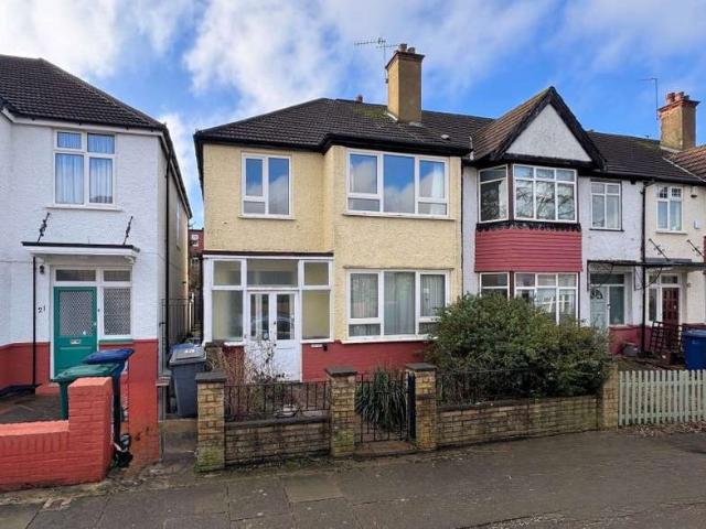3 Bedroom End Of Terrace House