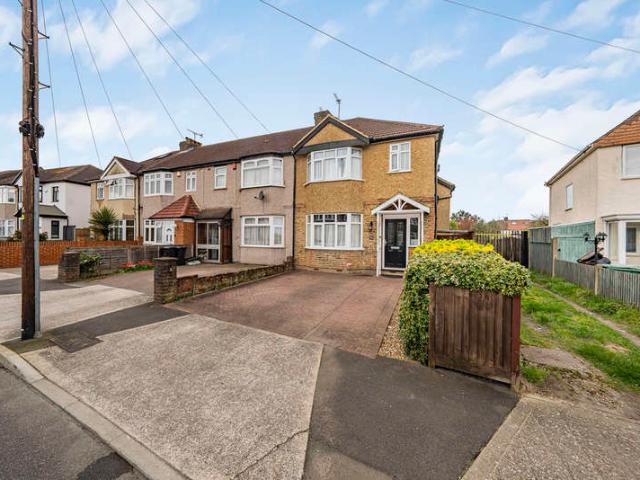 3 Bedroom End Of Terrace House