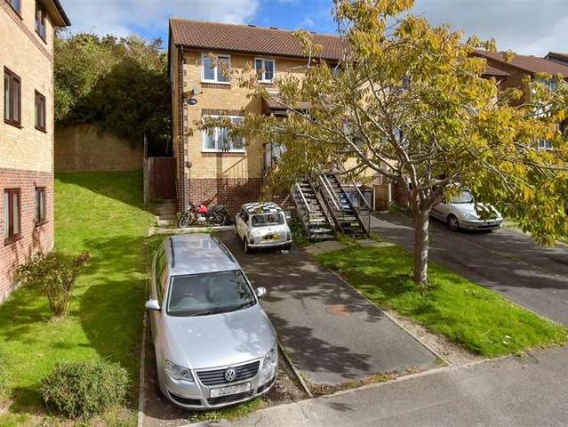 3 Bedroom End Of Terrace House