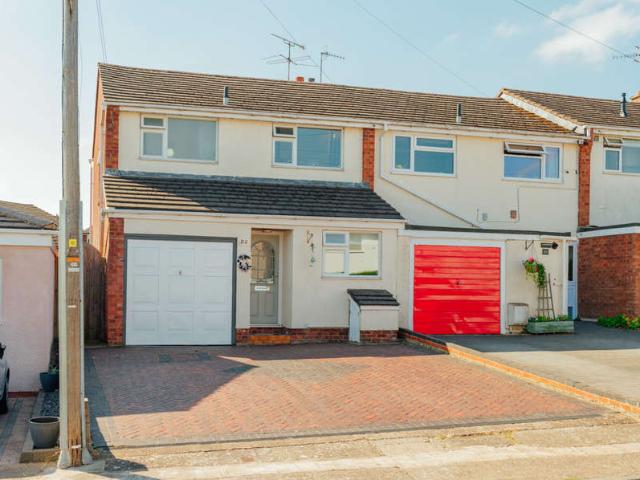 3 Bedroom End Of Terrace House