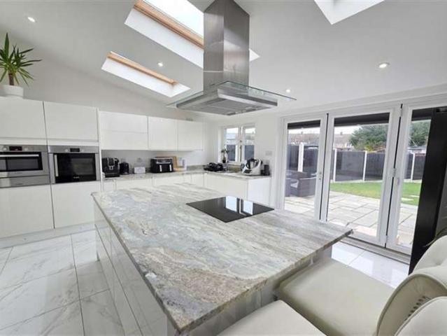 3 Bedroom End Of Terrace House