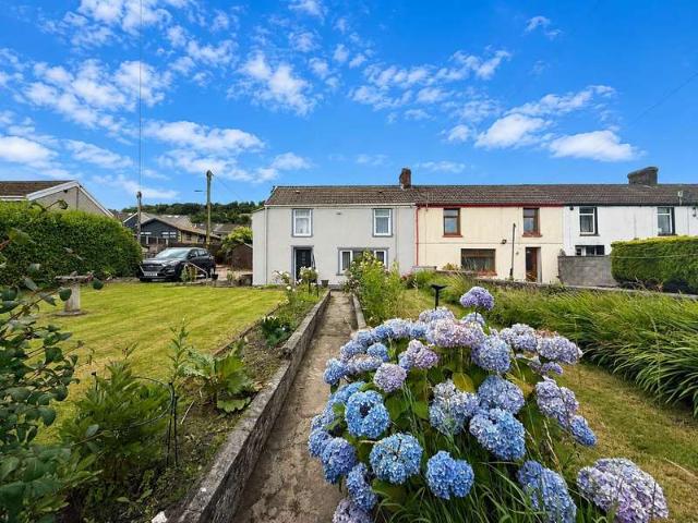 3 Bedroom End Of Terrace House